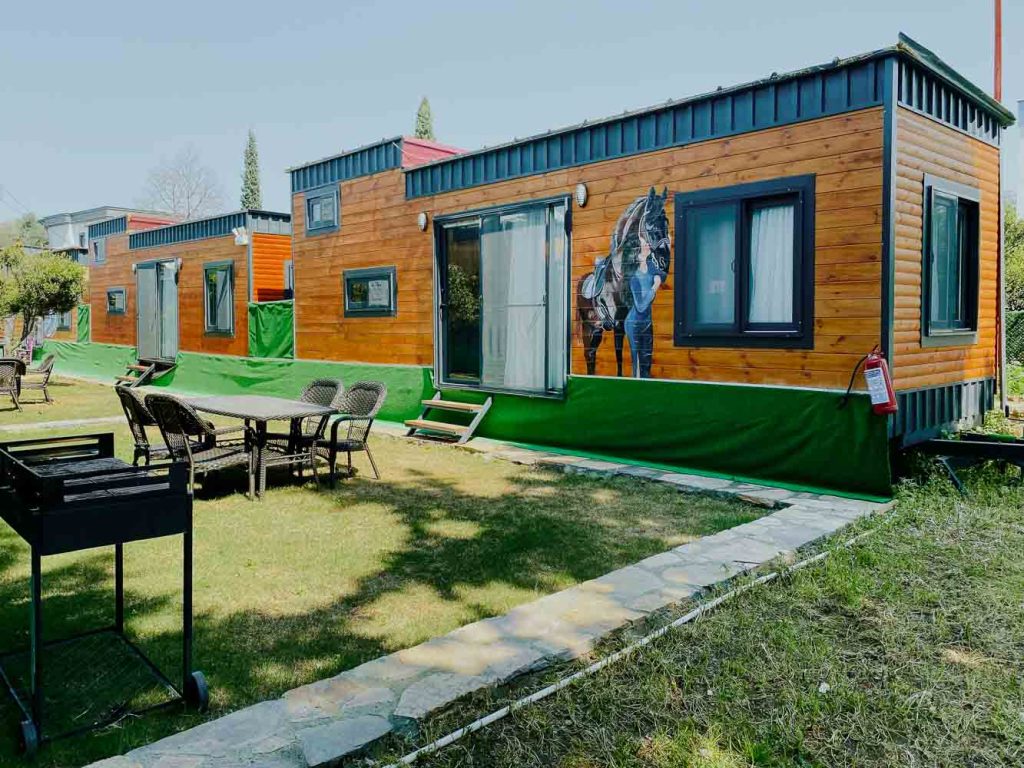 Miya Garden Tiny House Hotel – AKINVAN KARAVAN